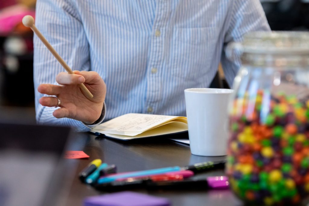 How to successfully use visual aids in a presentation | Rich Public ...